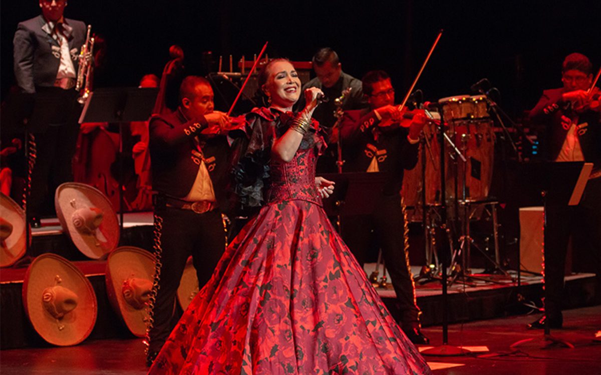 The Soraya | Aida Cuevas: Canta A Juan Gabriel